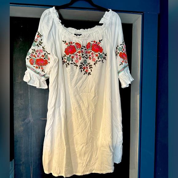 a.n.a | Dresses | Nwt Ana White Xl Dress With Embroidery Can Be Worn On ...